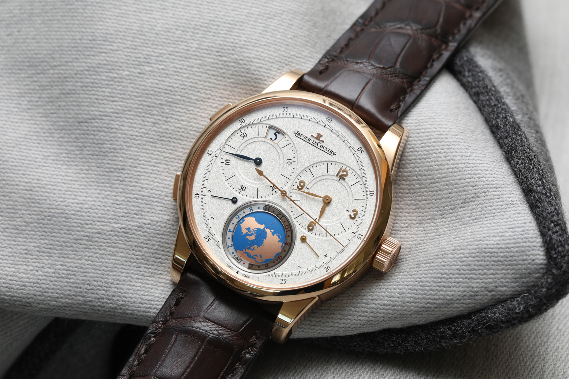 Jaeger-LeCoultre World Time Travel Watches | Swisswatches Magazine