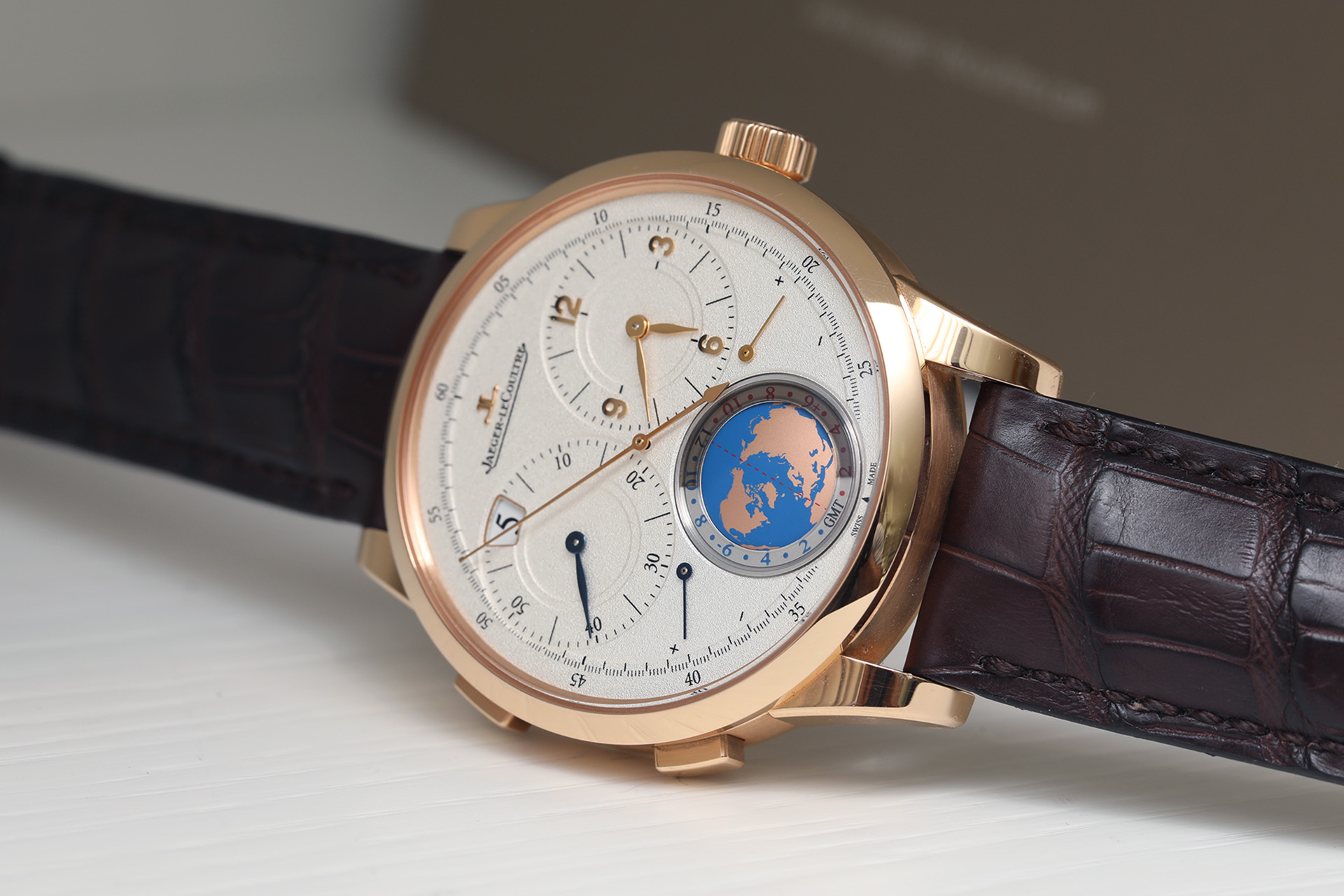 Jaeger-LeCoultre World Time Travel Watches | Swisswatches Magazine
