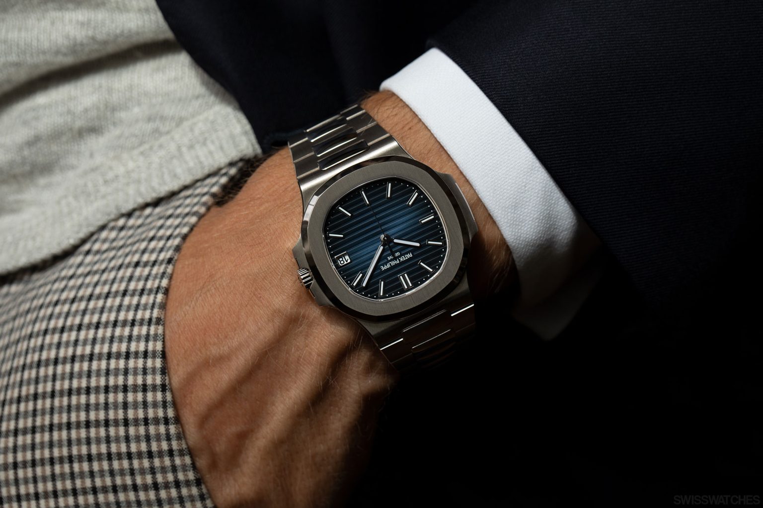 In The Metal: The New Patek Philippe Reference 5811 – And Two Other ...