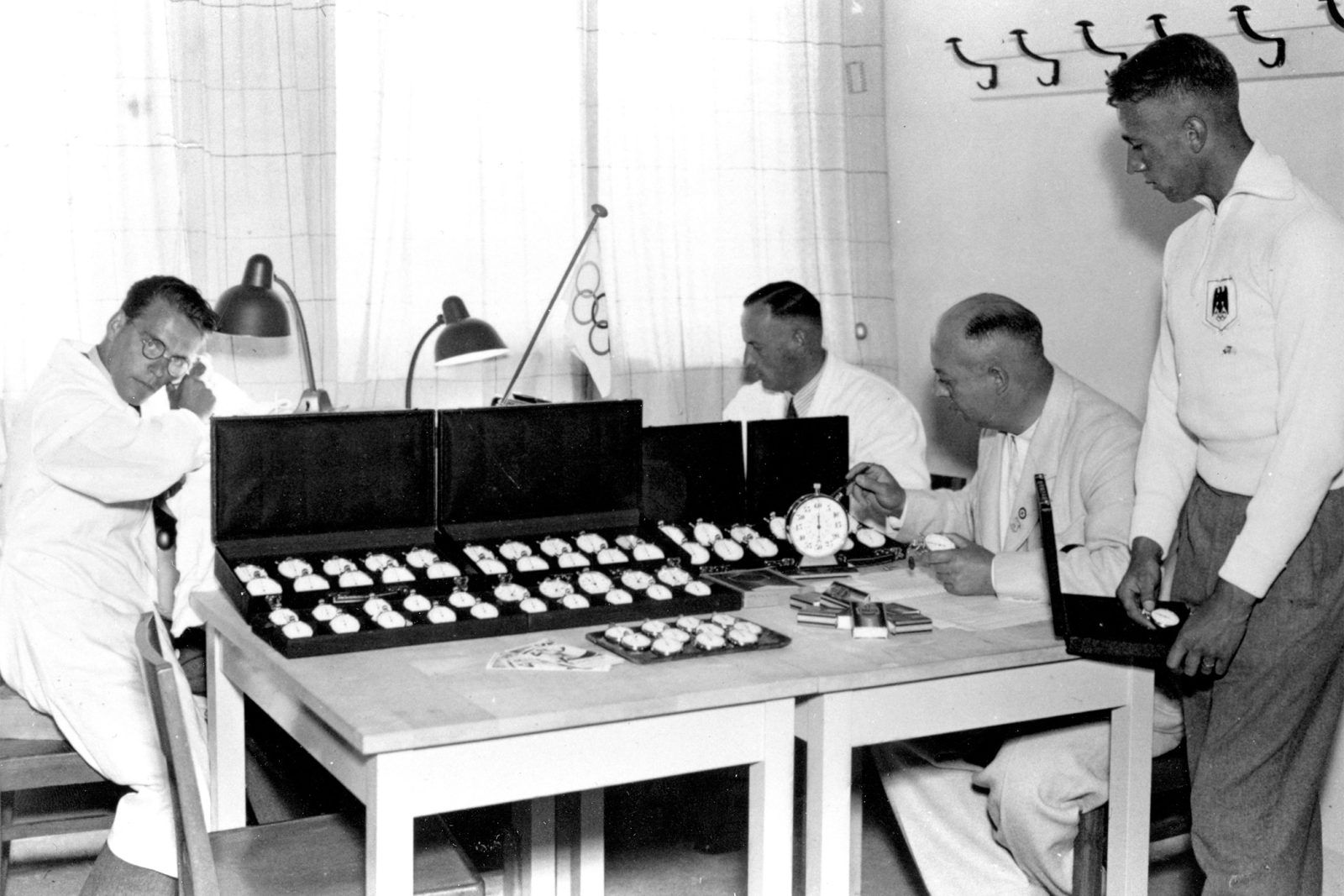 To a Millionth of a Second: How Omega’s Timekeeping Lab Revolutionised ...